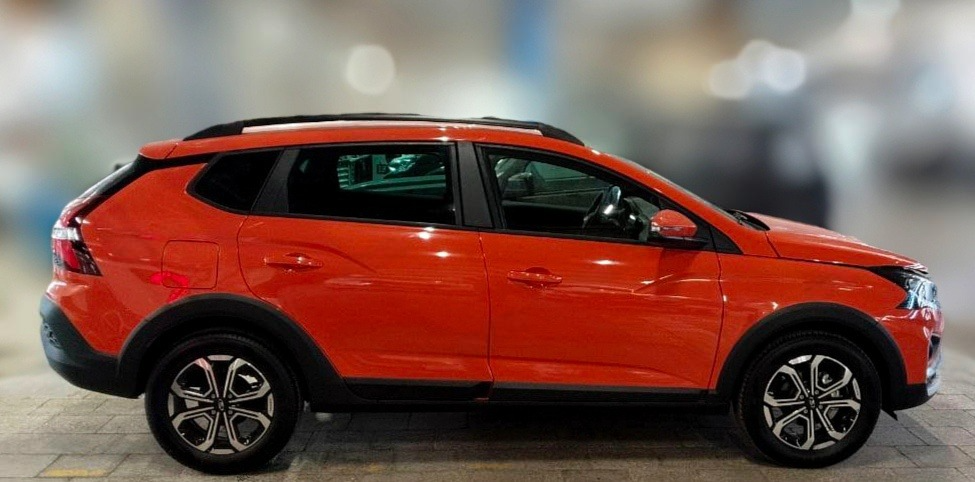 Новую Lada Iskra SW Cross с шестиступенчатой МКП впервые показали в ...