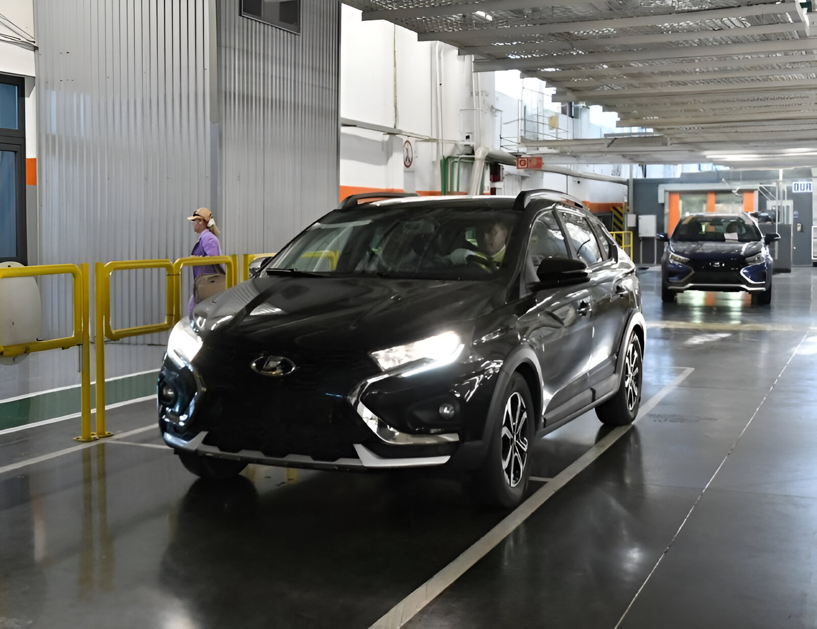 Появились первые кадры новой Lada Iskra SW Cross «Пантера»