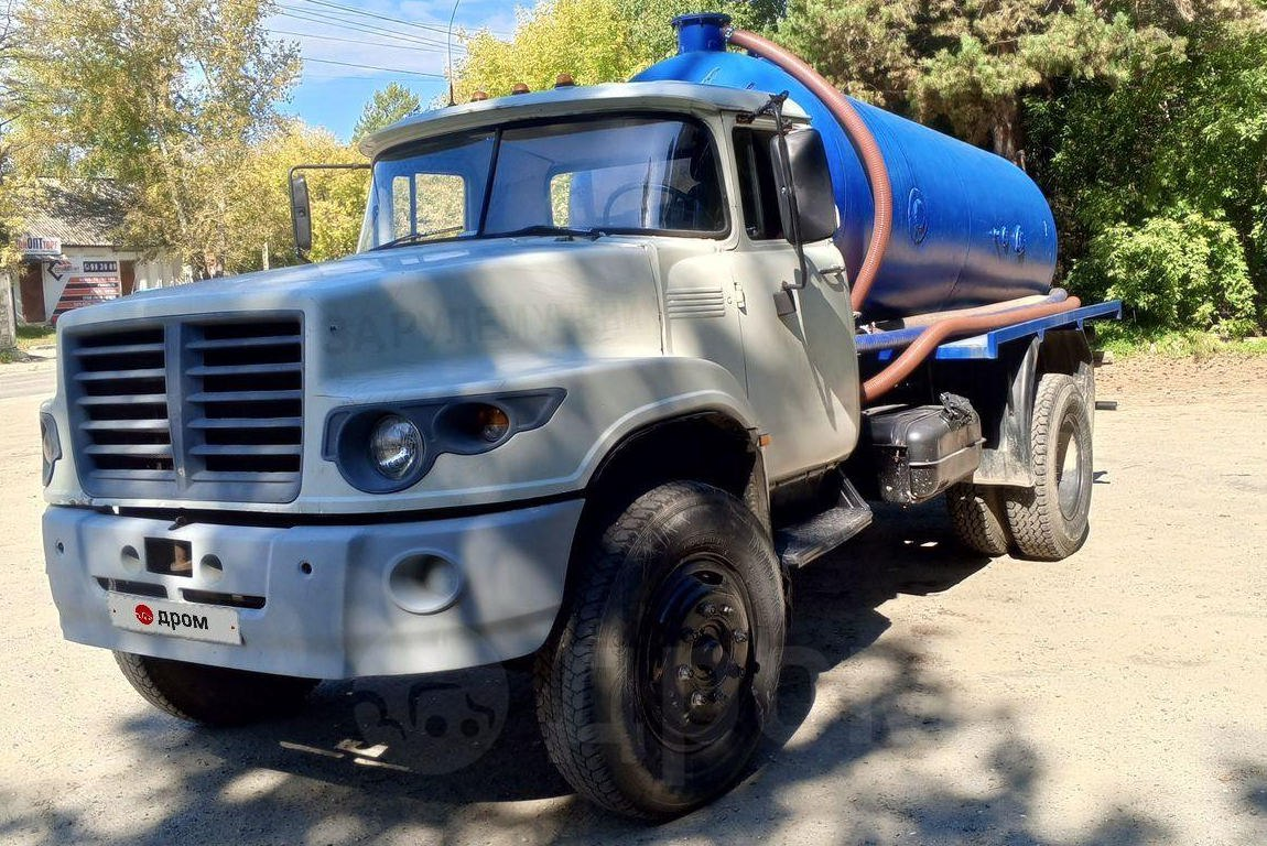 With experimental "plumage" of the cabin: a unique ZIL-130 model is ...