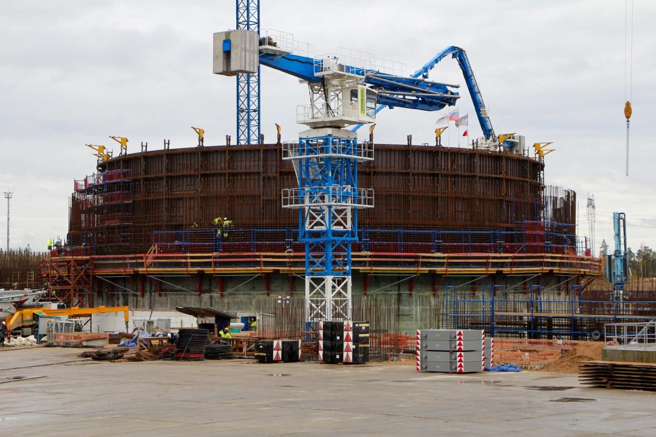Extra-Strong Outer Protective Shell of VVER-1200 Reactor Being Erected ...