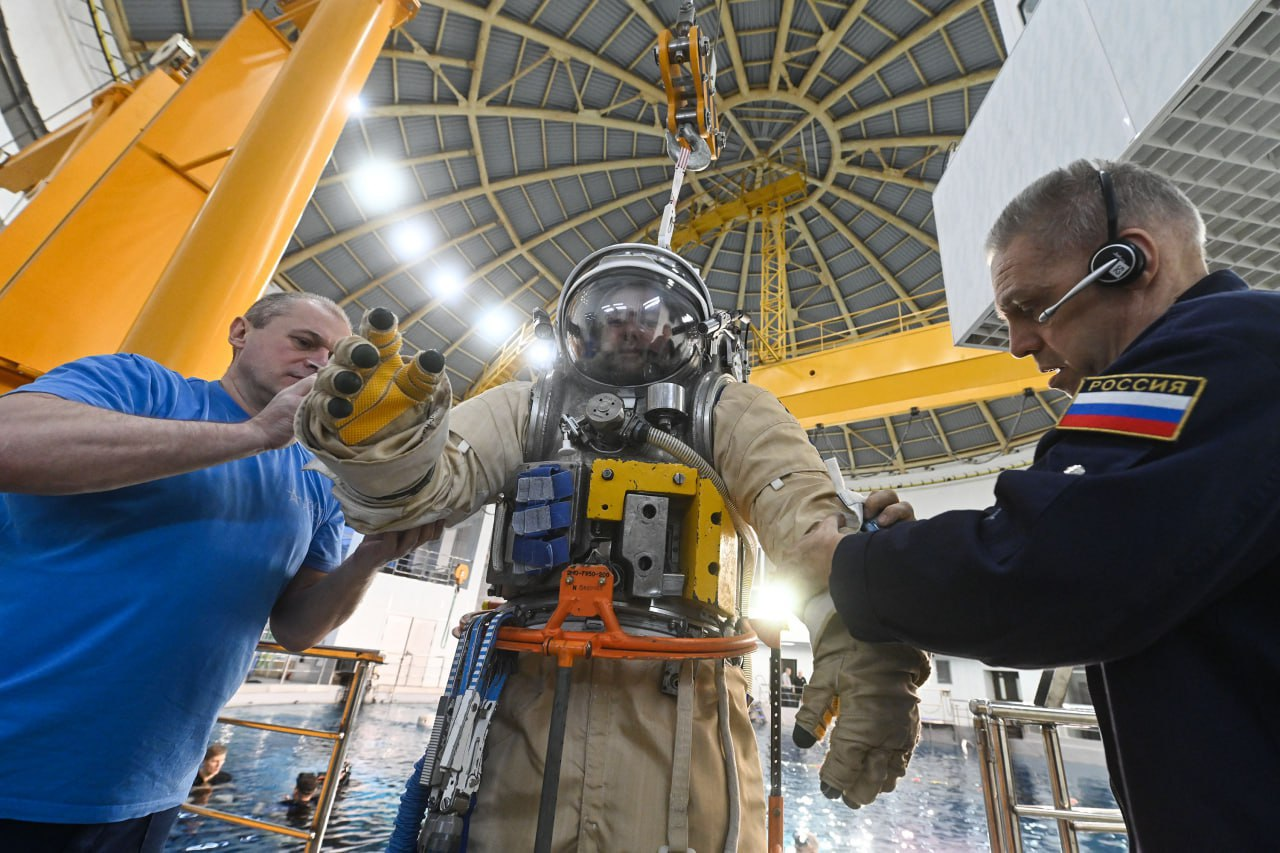 Roscosmos Cosmonauts Test Updated Safety System for Spacewalks